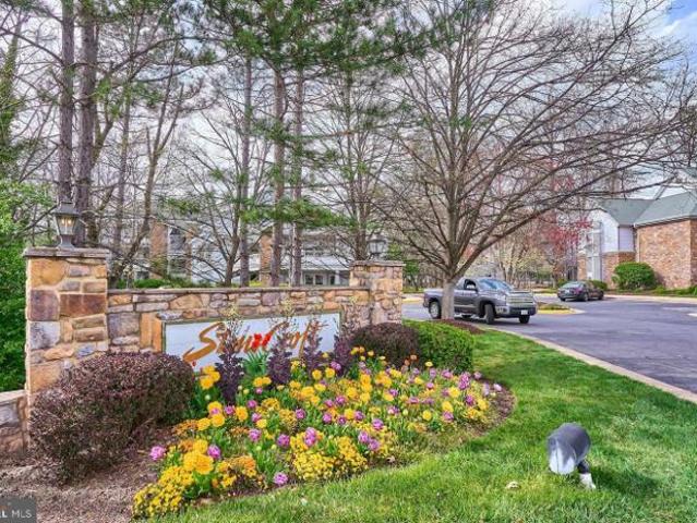 4443 Fair Stone Dr #304, Fairfax, VA 22033
