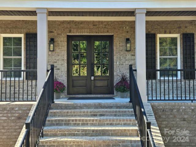 444 19th Avenue Cir NW, Hickory, NC