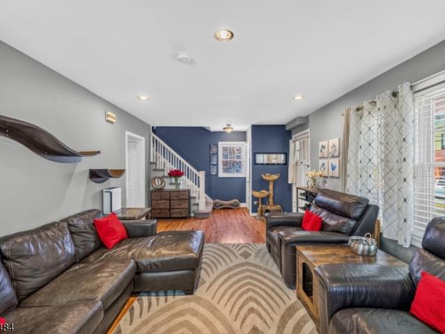 444 446 Clifton Ave