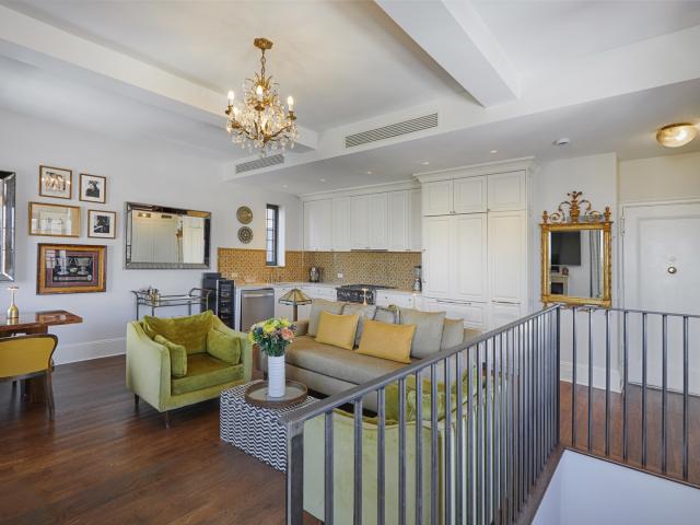 444 CENTRAL Park W 18/19G