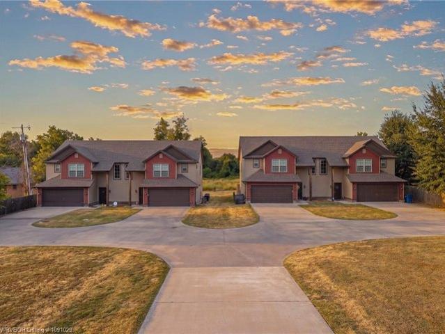 444 and 446 N Albert Pike Ave, Fort Smith, AR 72903
