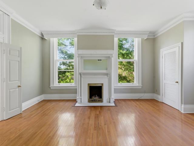444 Bowling Ave