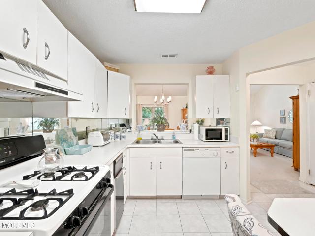 444 Bayberry Court