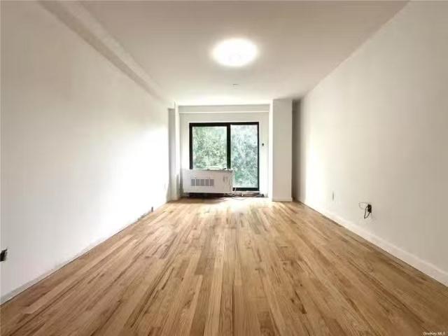 444 Graham Avenue, 5 J, Brooklyn, NY 11211
