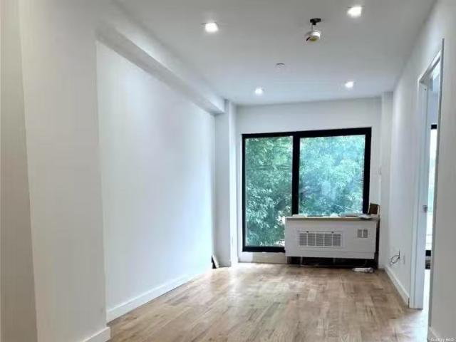 444 Graham Avenue, 3 G, Brooklyn, NY 11211