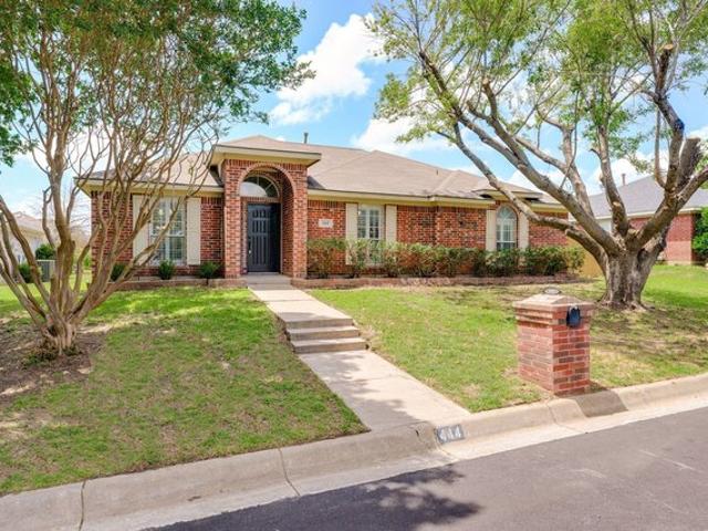 444 Dove Ln, Fort Worth, TX 76108