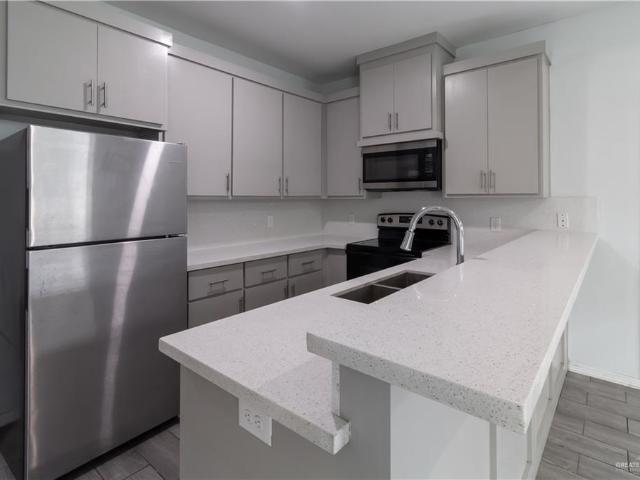 444 E Acacia Street E 3