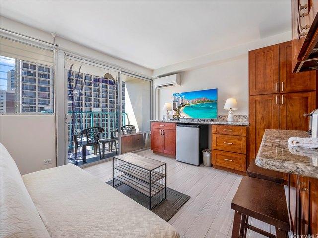 444 Kanekapolei St Unit 1504, Honolulu, HI 96815