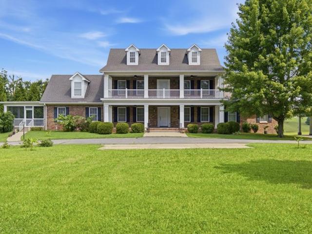 444 Old Pond Ln, Dickson, TN 37055