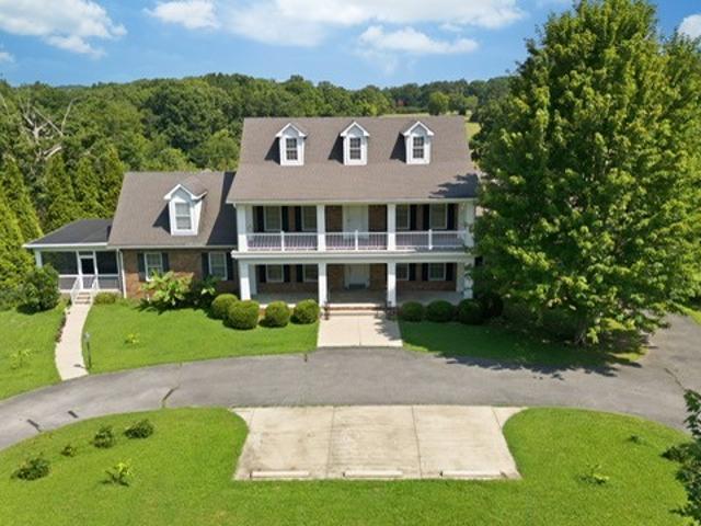 444 Old Pond Lane