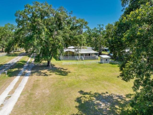 444 Old Welcome Rd, Lithia, FL 33547