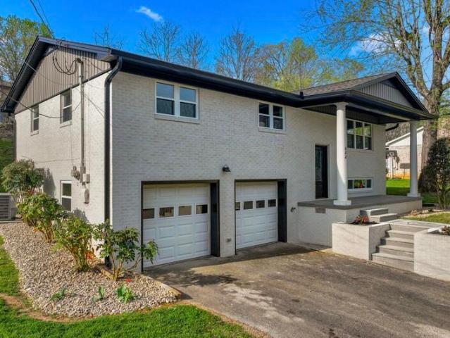 444 Laurel Street