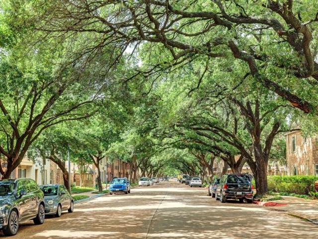 444 N Post Oak Ln, Houston, TX 77024