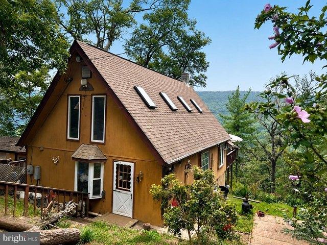 444 Nugget Dr, Capon Bridge, WV 26711