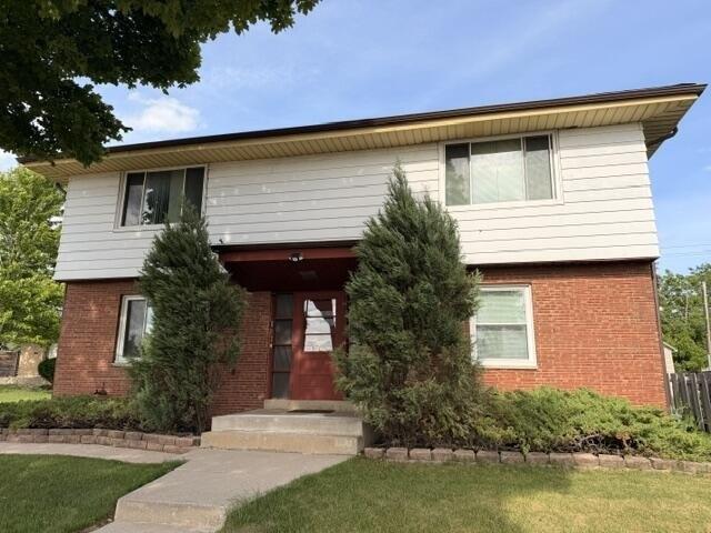 444 S 76th St, Milwaukee, WI 53214