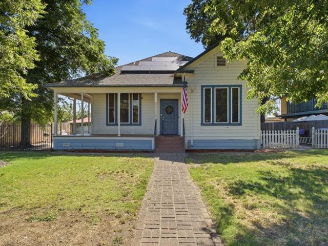 444 S Church St, Visalia, CA 93277