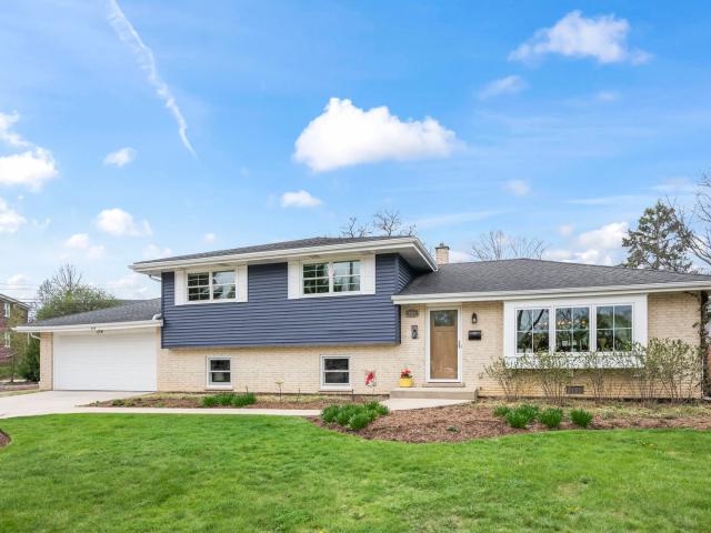 444 S Gibbons Ave, Arlington Heights, IL 60004 | Compass