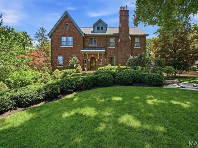 444 Sherwood Dr, Webster Groves, MO 63119