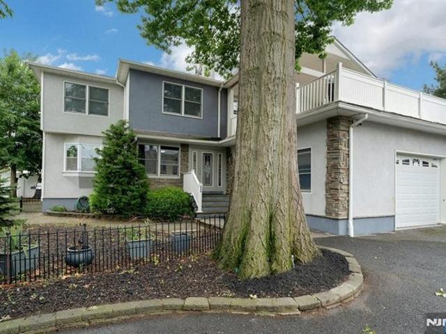 444 Riverside Ave, Lyndhurst, NJ 07071