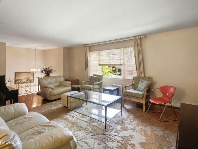 444 W Lookout Avenue
