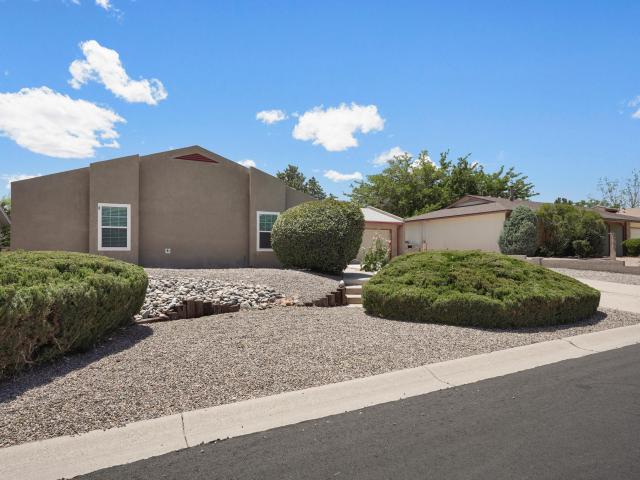 444 Wagon Train Drive SE