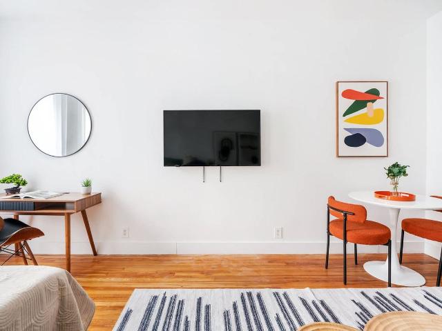 444 West 48th Street 1 Bedroom Apartment for Rent at 444 W 48th St #1021992P, New York, NY 10036 Hell's Kitchen