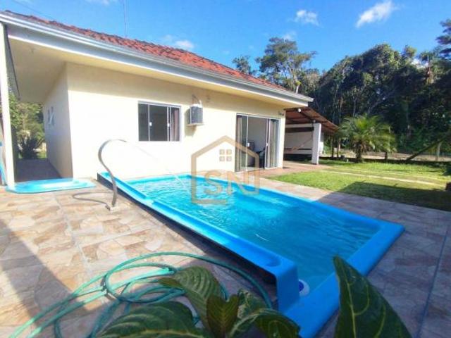 444C Casa com piscina à venda no Balneário Ipanema