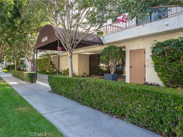 4454 Ventura Canyon 105