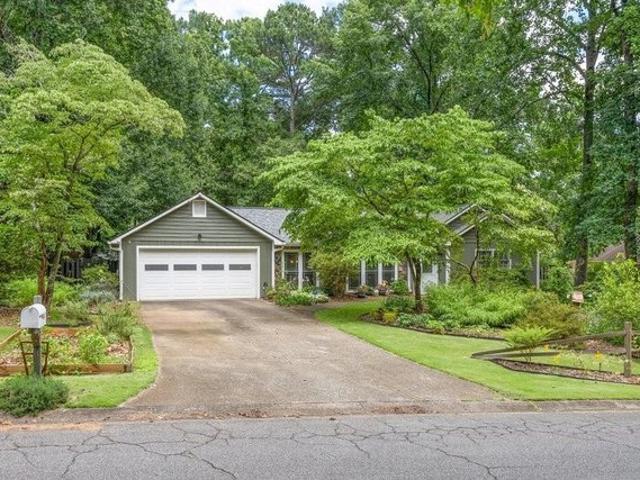 4455 Dunmovin Dr NW, Kennesaw, GA 30144