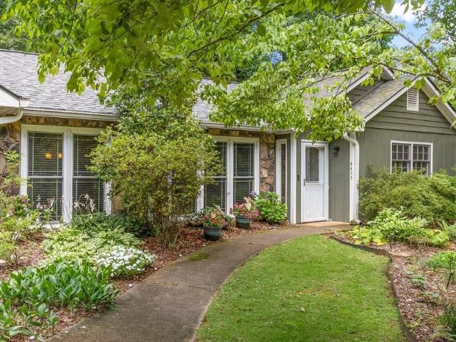 4455 Dunmovin Drive NW