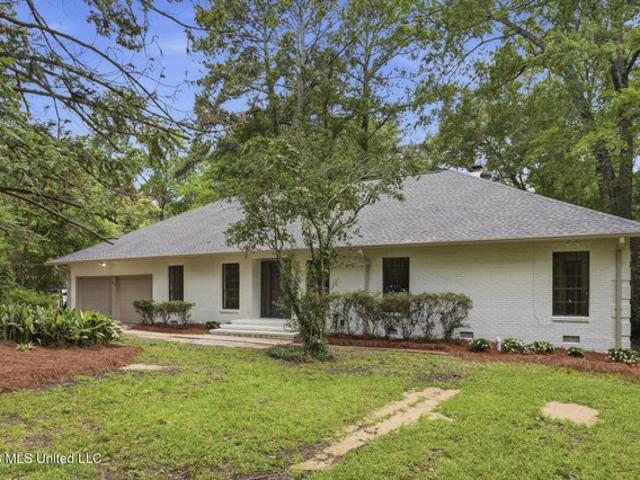 4455 E Ridge Dr, Jackson, MS 39211