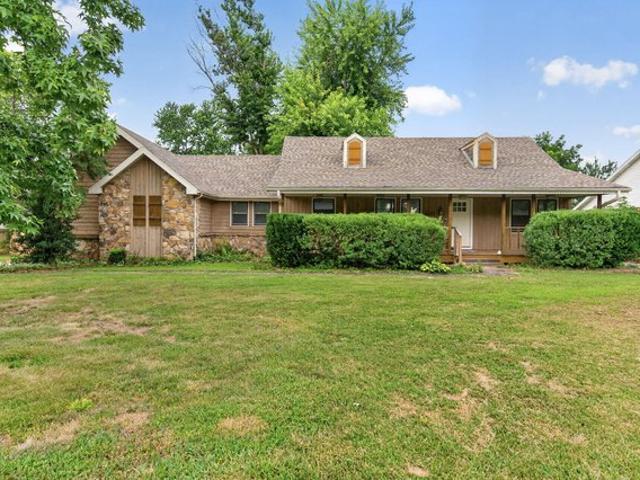 4455 S Ridgecrest Dr, Springfield, MO 65810