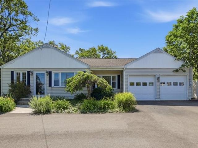 4457 Lake Shore Rd, Hamburg, NY 14075