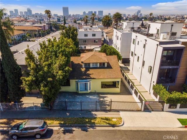 4458 Maplewood Avenue