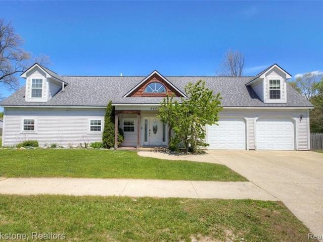 4458 Seeden St, Waterford Township, MI 48329