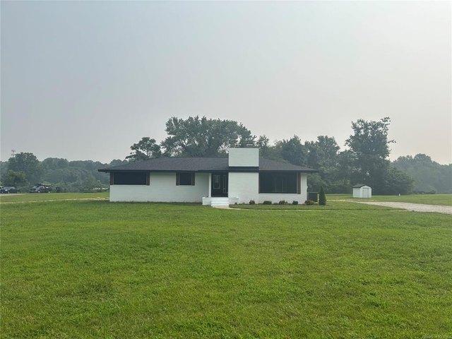 4450 Rochambeau Dr, Williamsburg, VA 23188