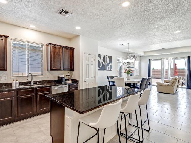 4453 Golden Eagle Loop NE