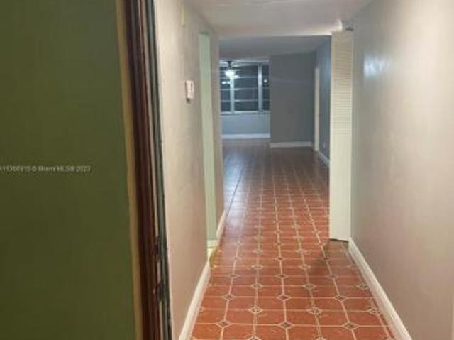 445 195th St NE #327, Miami, FL 33179