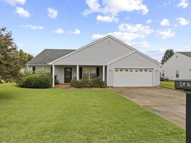 445 Cangleglow Dr, Boiling Springs, SC 29316