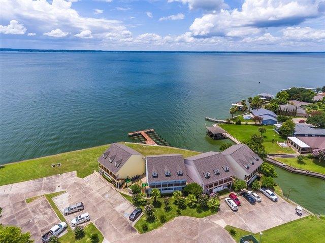 445 Carolcrest Ln Apt 422, Livingston, TX 77351