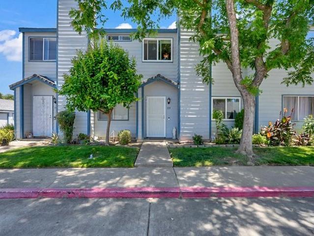 445 Almond Dr Apt 139, Lodi, CA 95240