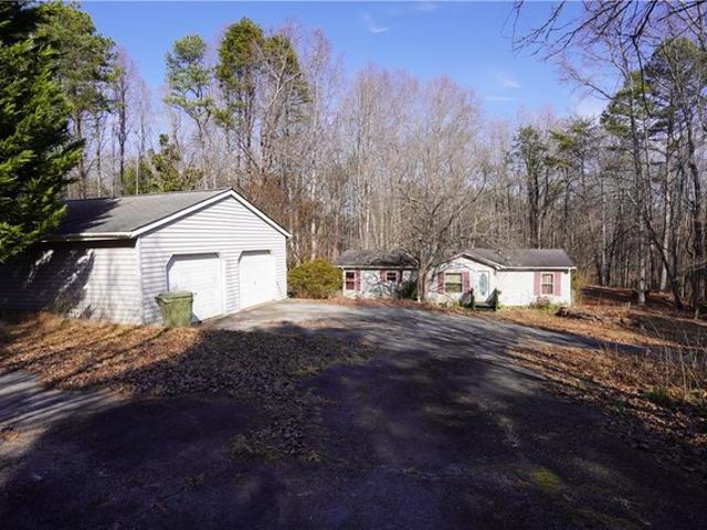 445 Brandy Ln, Pickens, SC 29671