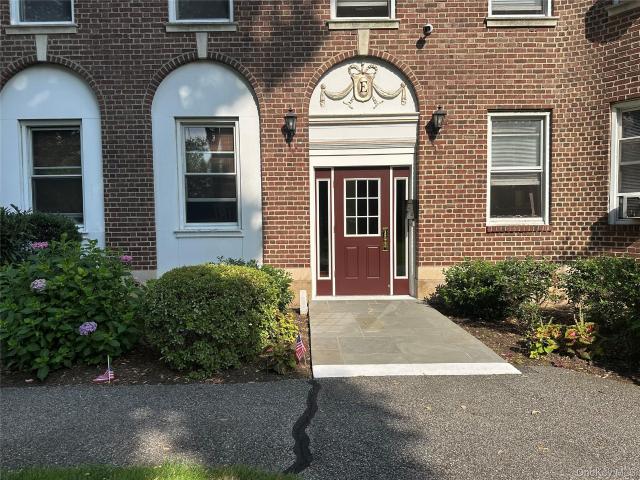 445 Gramatan Avenue 1P