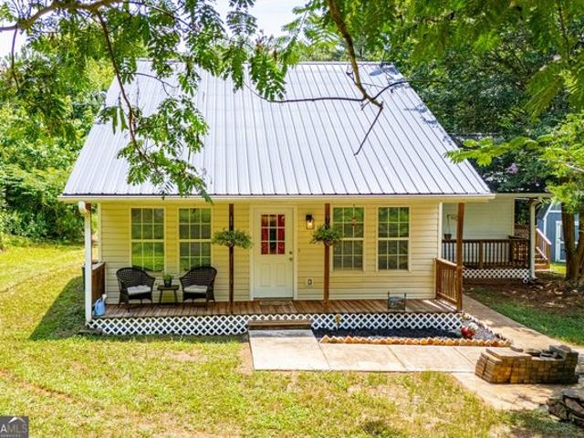 445 Gum Creek Cir, Roopville, GA 30170