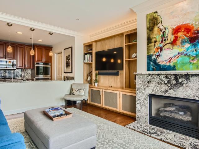 445 E North Water Street # 2202