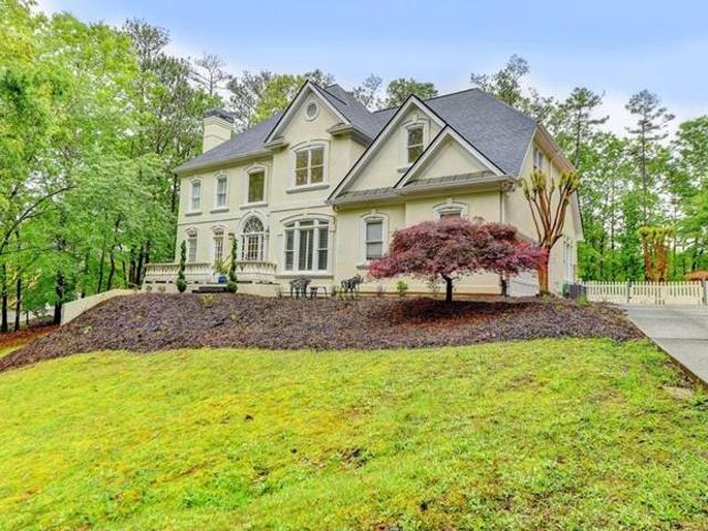 445 Fawn Glen Dr, Roswell, GA 30075