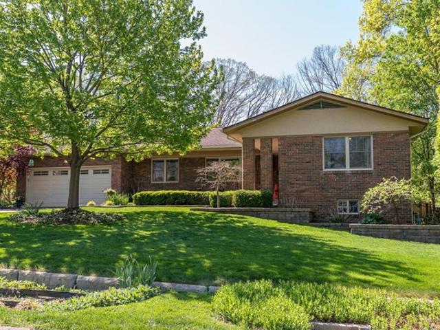 445 Fairlawn Dr, Columbus, OH 43214