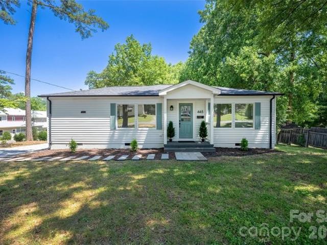 445 Oakwood Ave, Mooresville, NC 28115