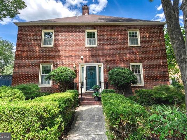 445 Old Town Ct, Alexandria, VA 22314