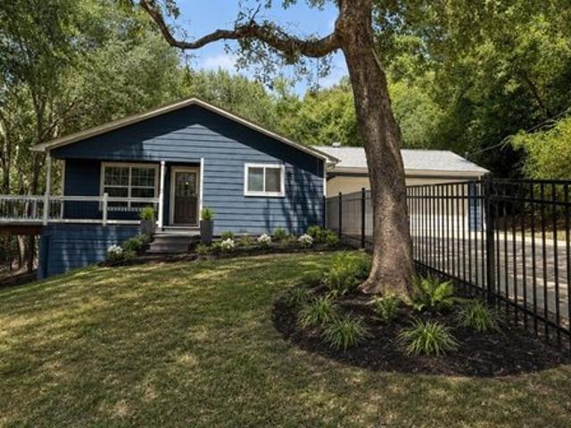 445 Loop Dr, Livingston, TX 77352